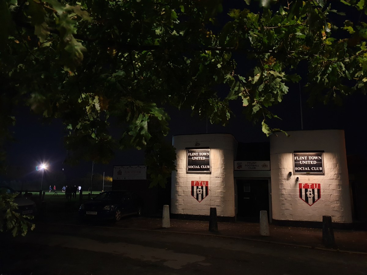 Flint Town United FC – Cae-y-Castell – Gibbo's 92